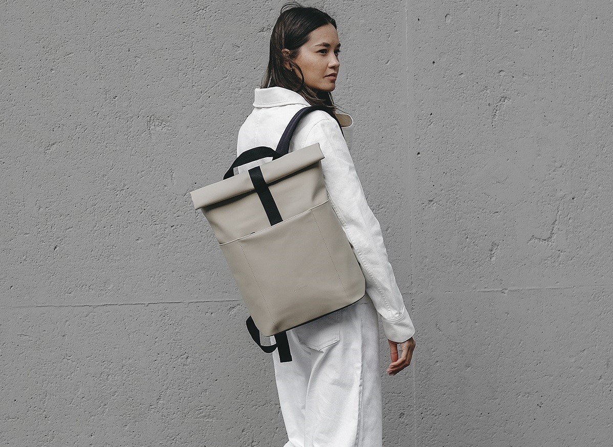 کوله پشتی نامناسب این بلاها را سرتان می آورد ! - KOMOLIFE