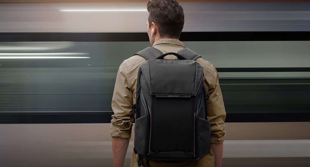 درمان خانگی درد شانه بعد از حمل کوله پشتی سنگین - KOMOLIFE