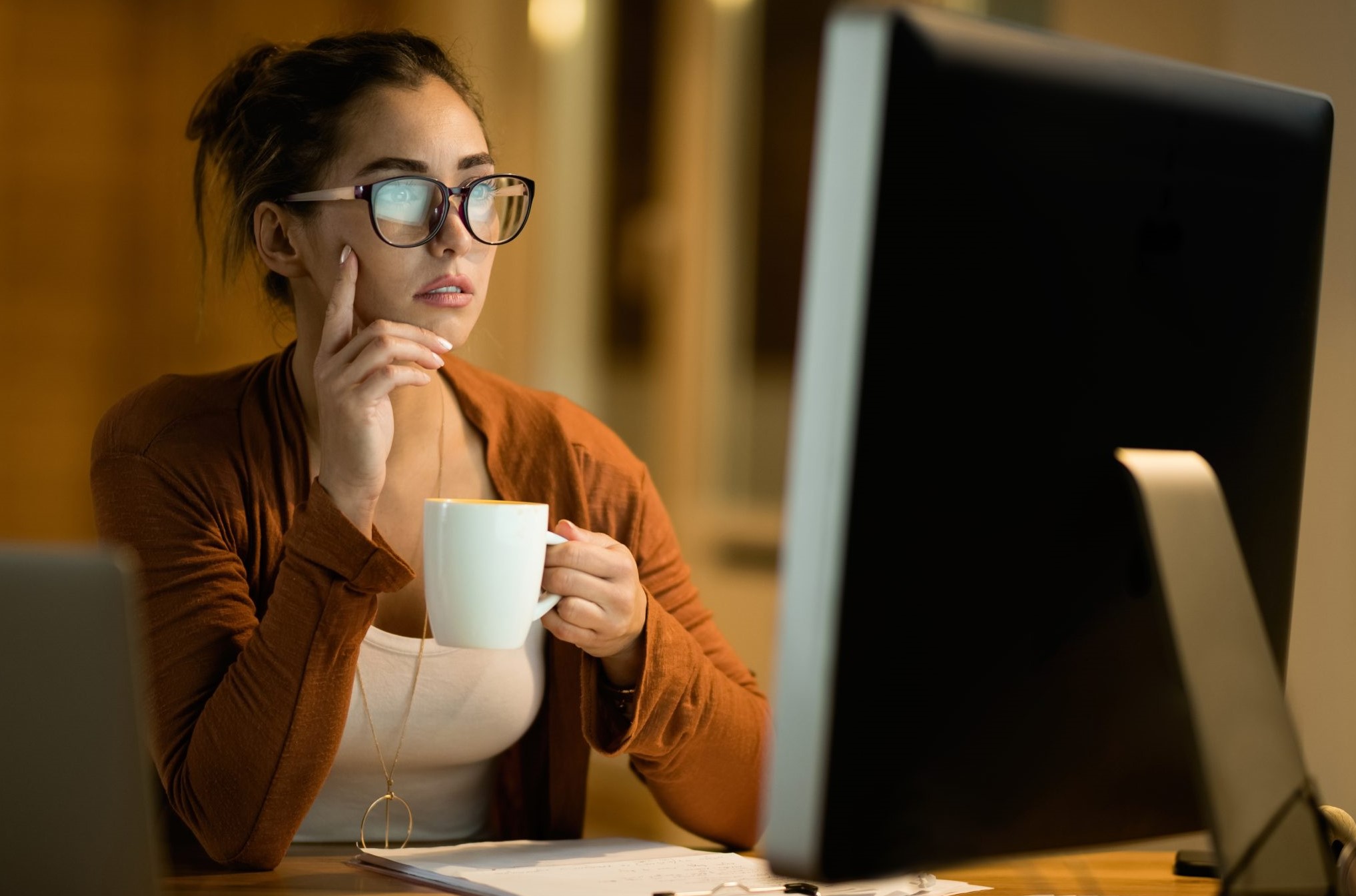 سندرم بینایی کامپیوتری چیست ؟ علل و روش درمان - KOMOLIFE