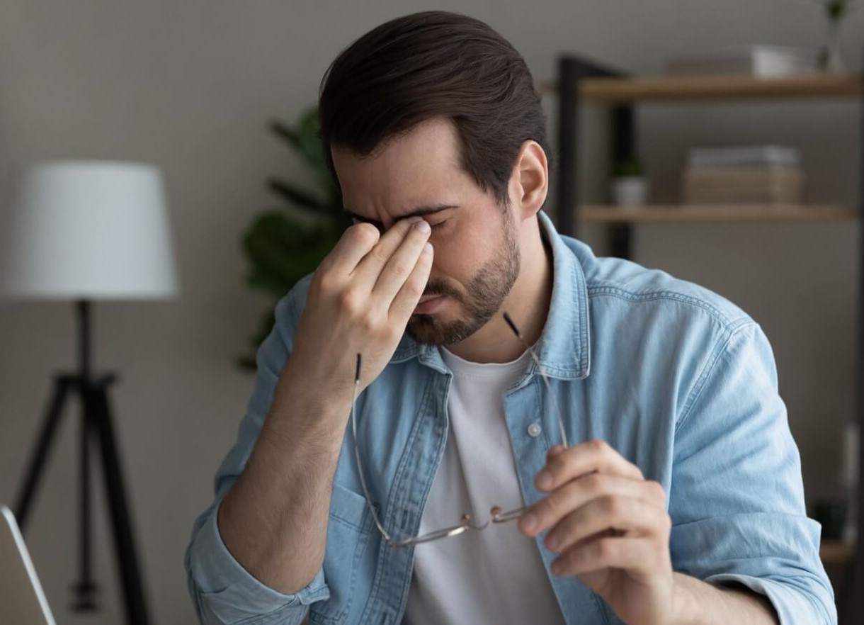 علت خارش چشم و عوارض وحشتناکی که دارد - KOMOLIFE